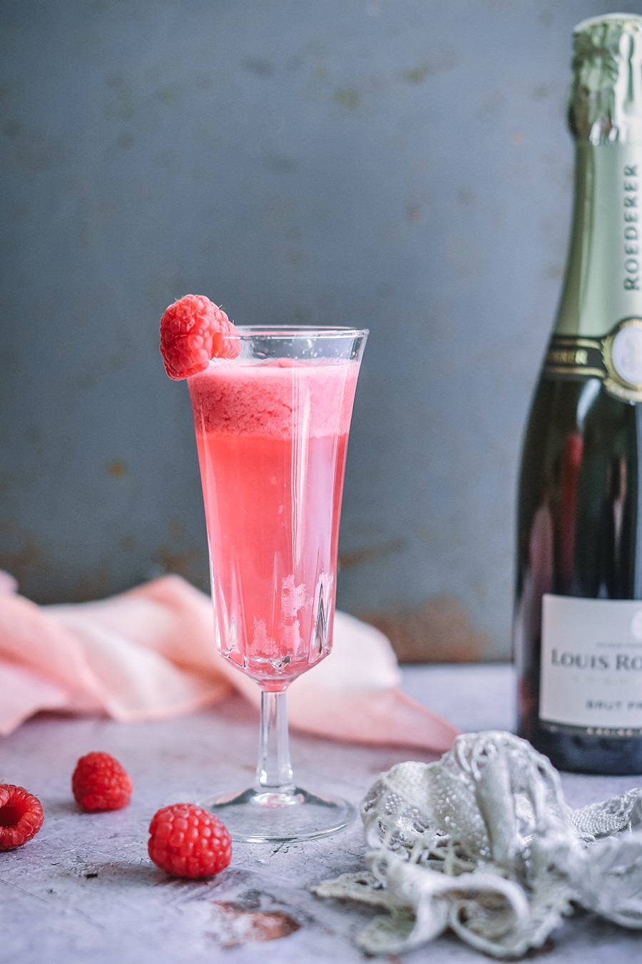 Easter Raspberry Fizz Cocktail Recipe